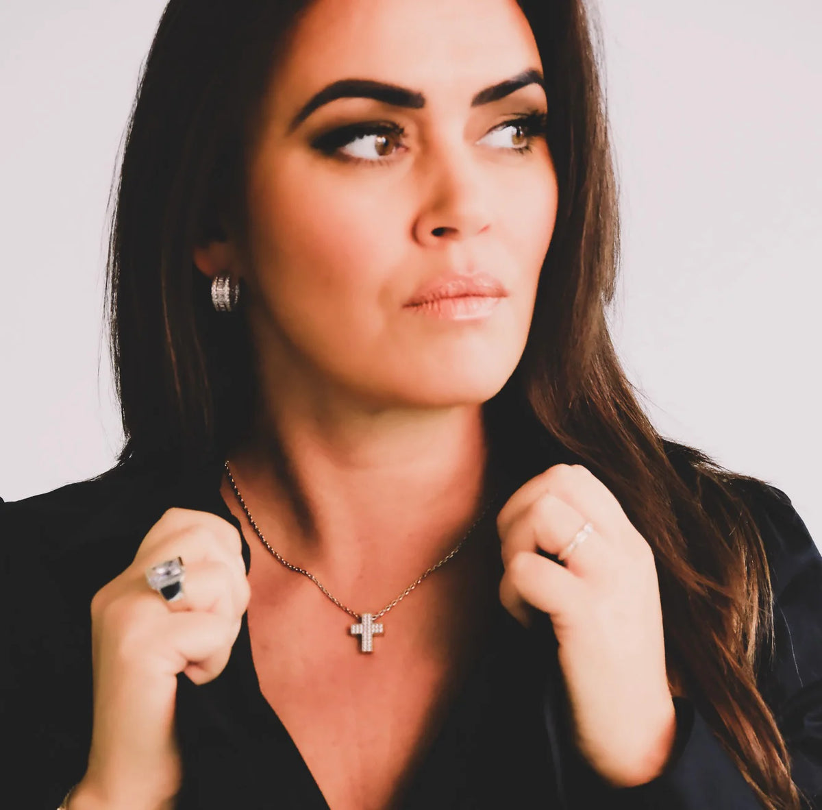 Vera Design - DASSLE MIDI - Eyrnalokkar – GÞ Skartgripir og úr & Gullbúðin